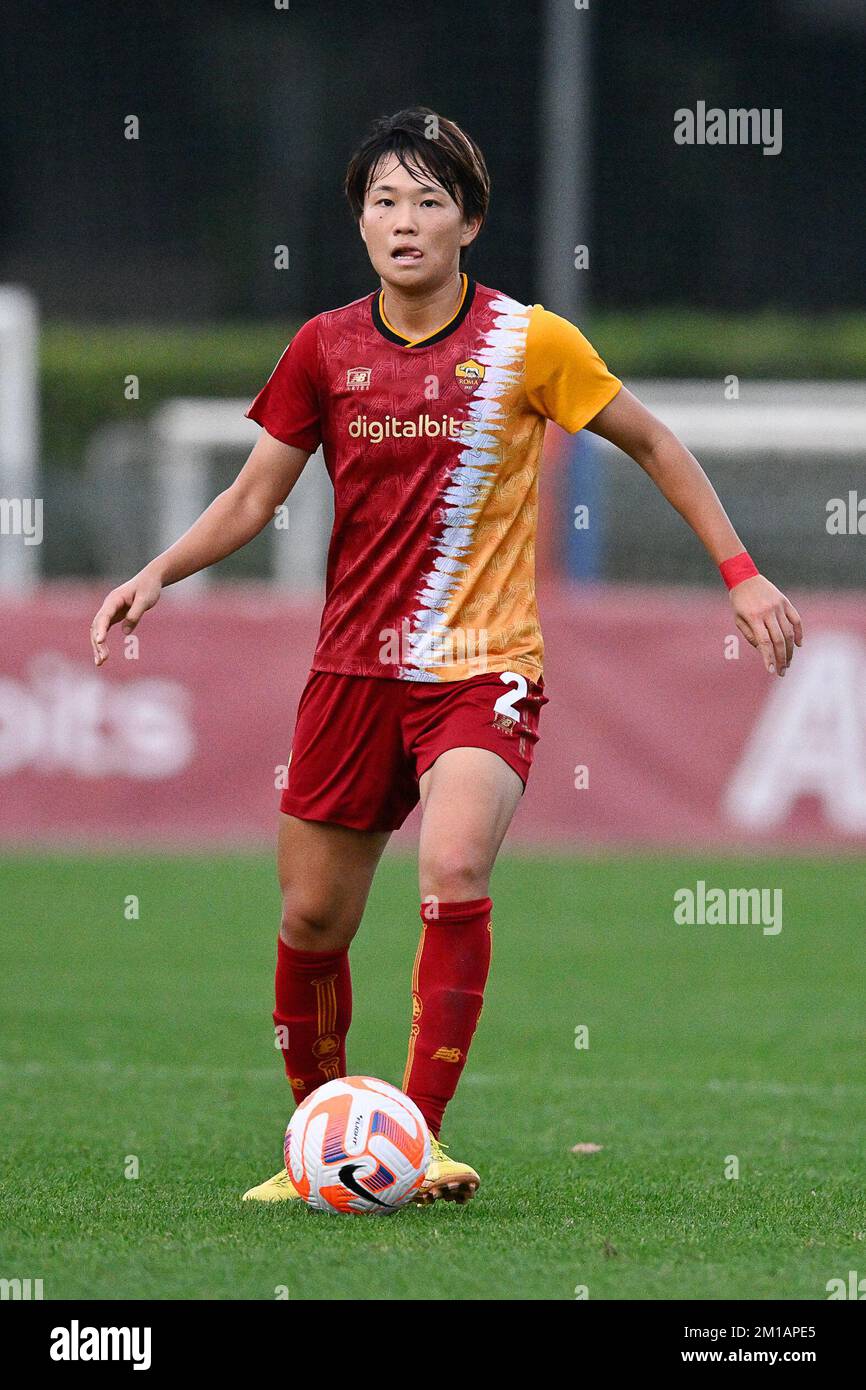 Women moeka hi-res stock photography and images - Alamy