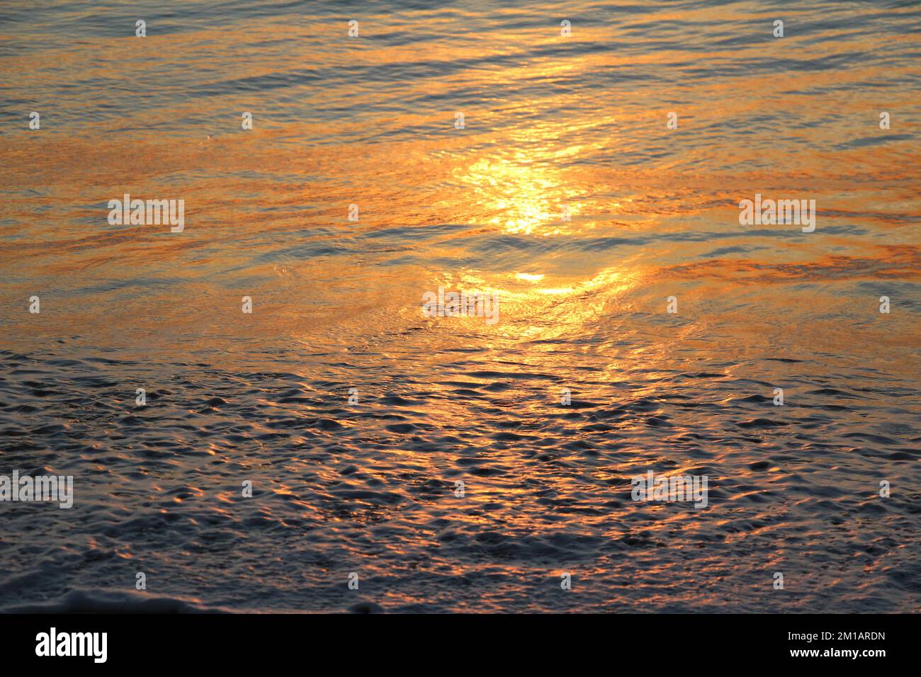 Golden water texture hi-res stock photography and images - Alamy