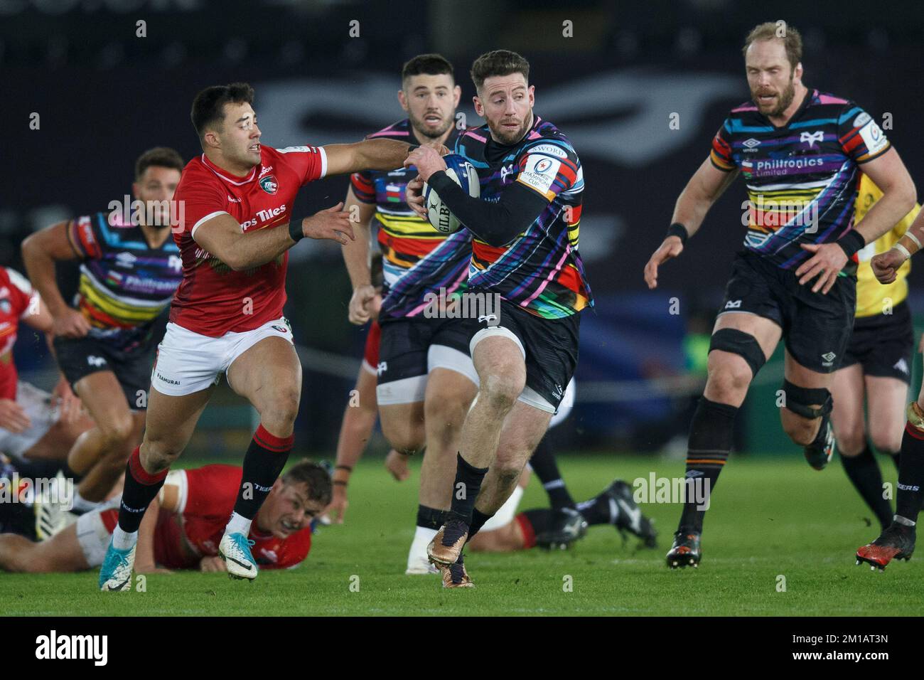 Swansea, UK. 11th Dec, 2022. Alex Cuthbert of Ospreys makes a break ...