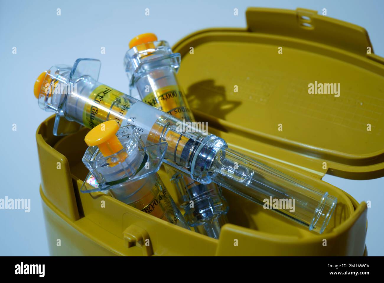 A close up of hypodermic syringes Stock Photo - Alamy