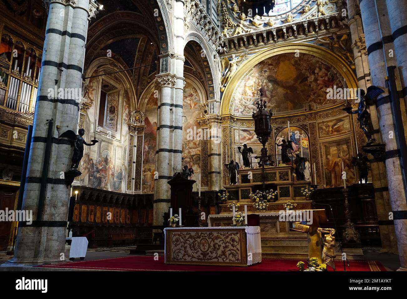 altar, interior, Metropolitan Cathedral of Saint Mary of the Assumption ...