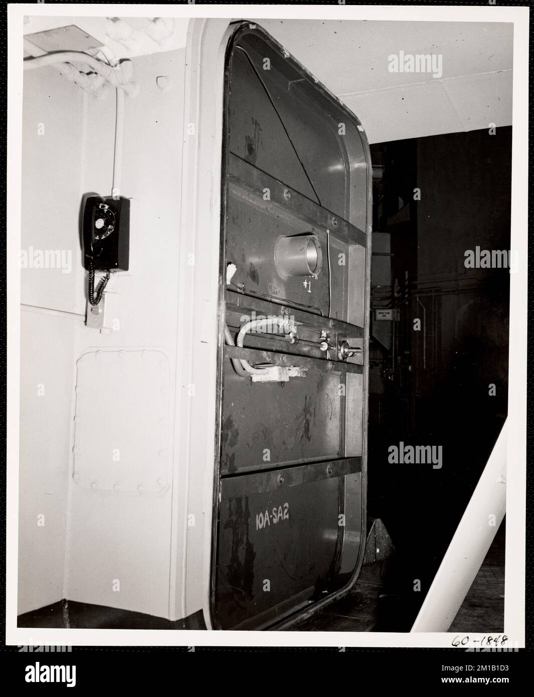 View of reactor door , Armories, Ordnance industry, Nuclear reactors ...