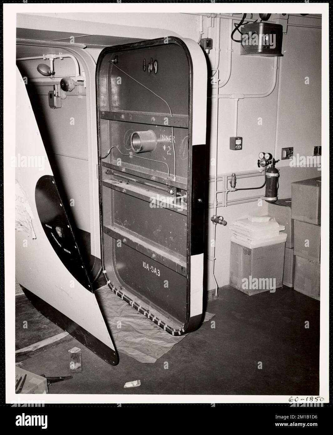 View of reactor door , Armories, Ordnance industry, Nuclear reactors ...