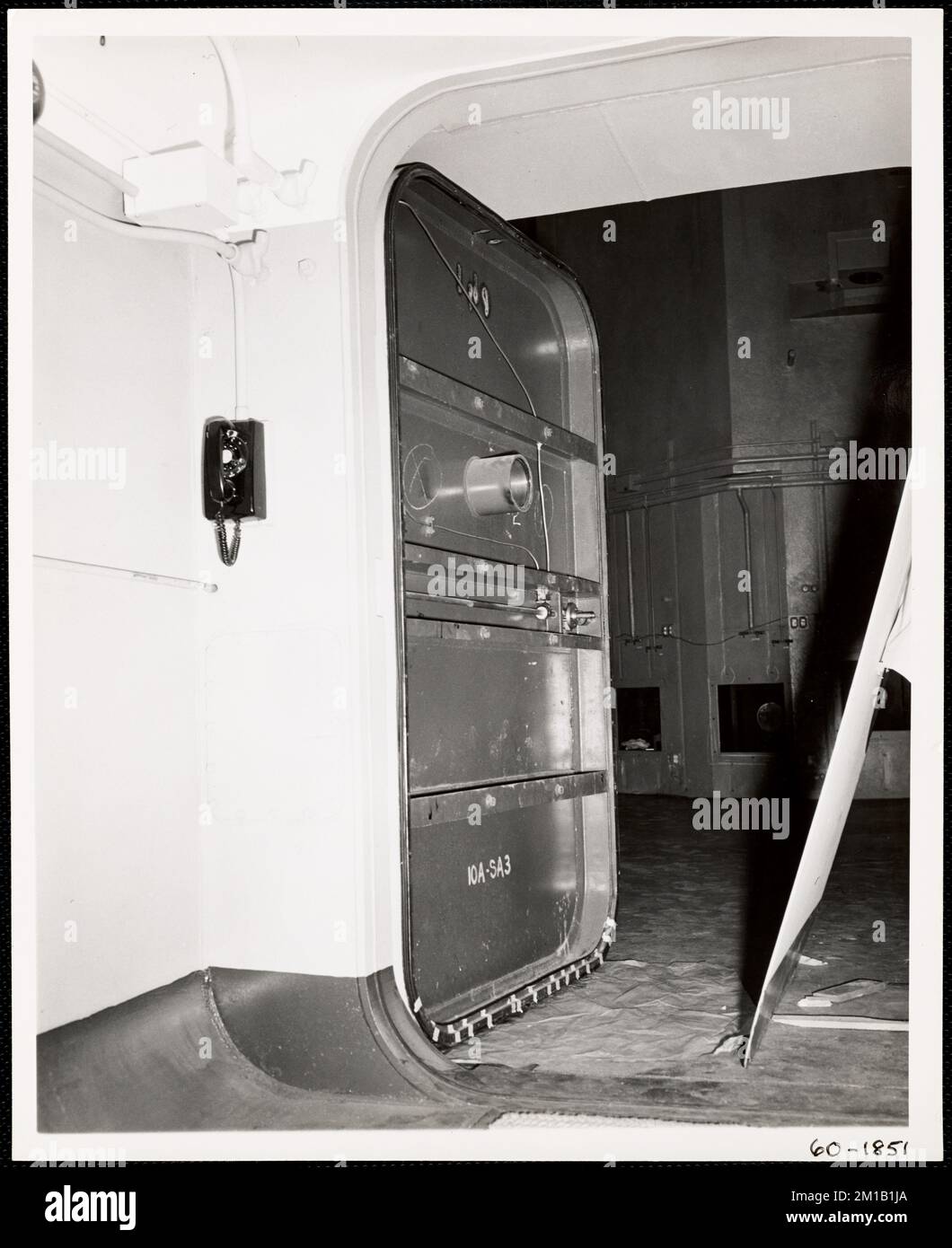 View of reactor door , Armories, Ordnance industry, Nuclear reactors ...