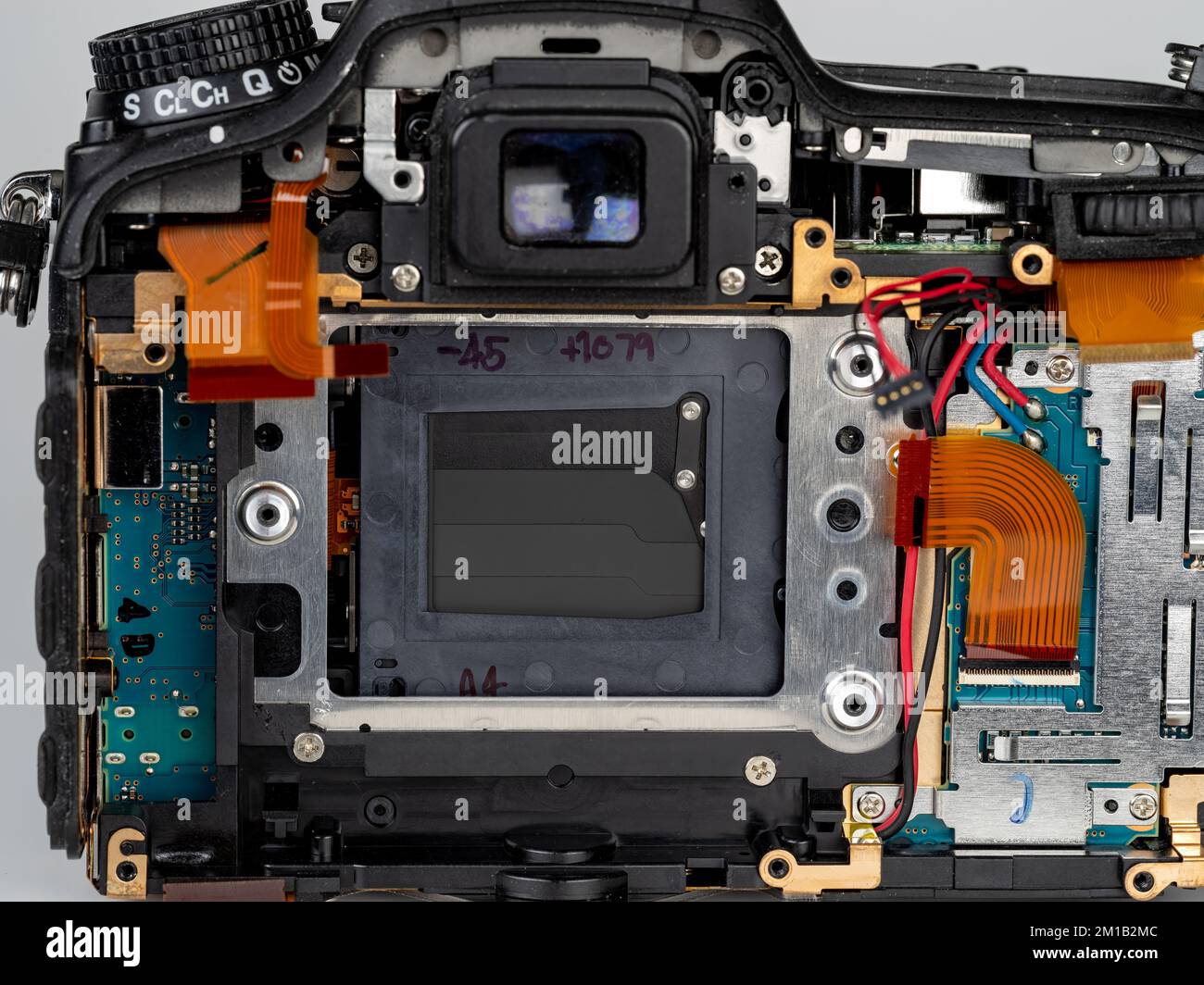 Dissembled camera hi-res stock photography and images - Alamy