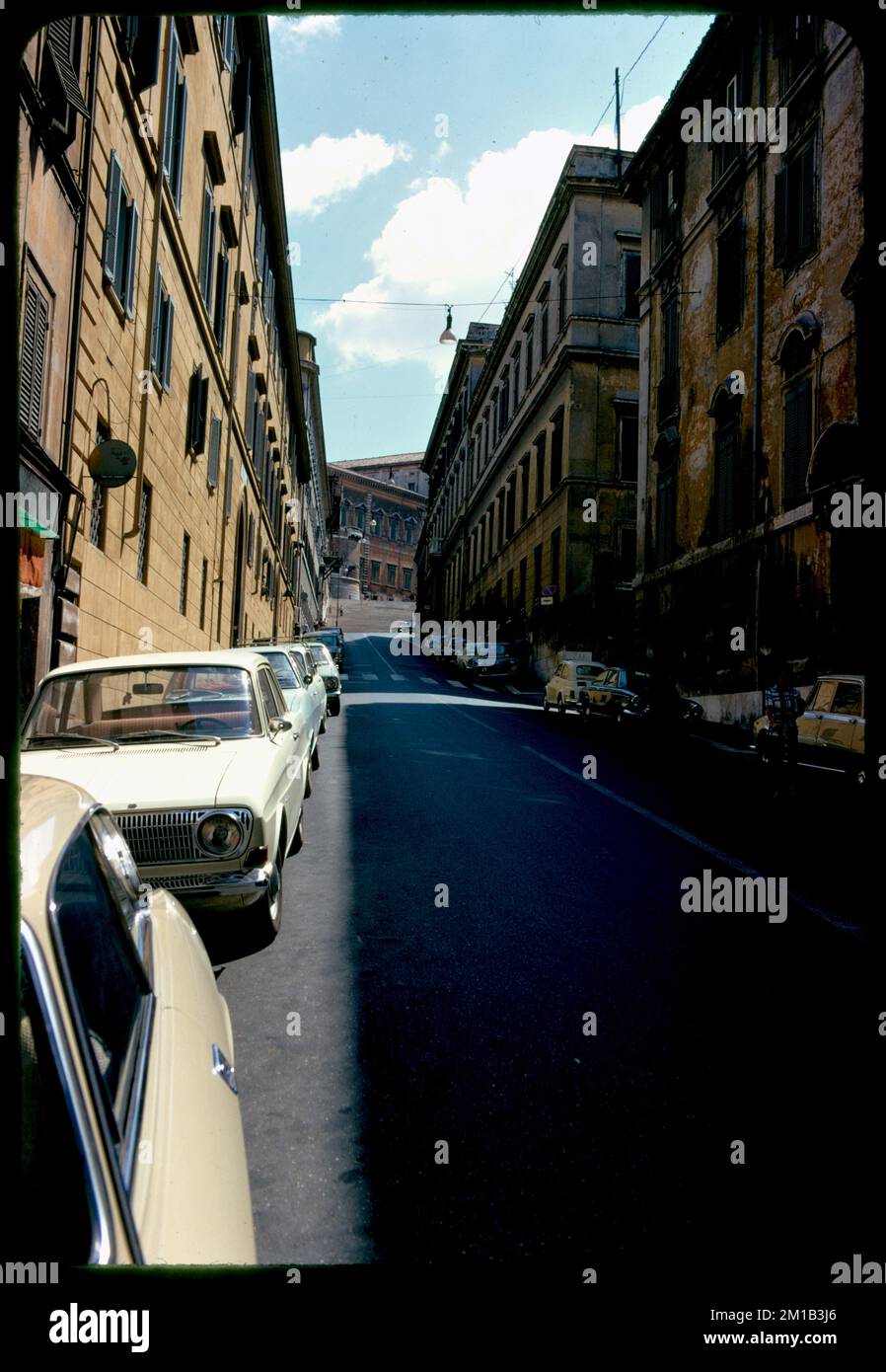 View up Via della Dataria towards Quirinal Palace, Rome, Italy , Cities ...