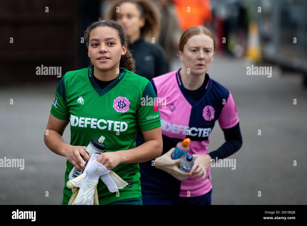 Goalkeeper Saskia Reeves-Priestley (1 Dulwich Hamlet) and Defender ...