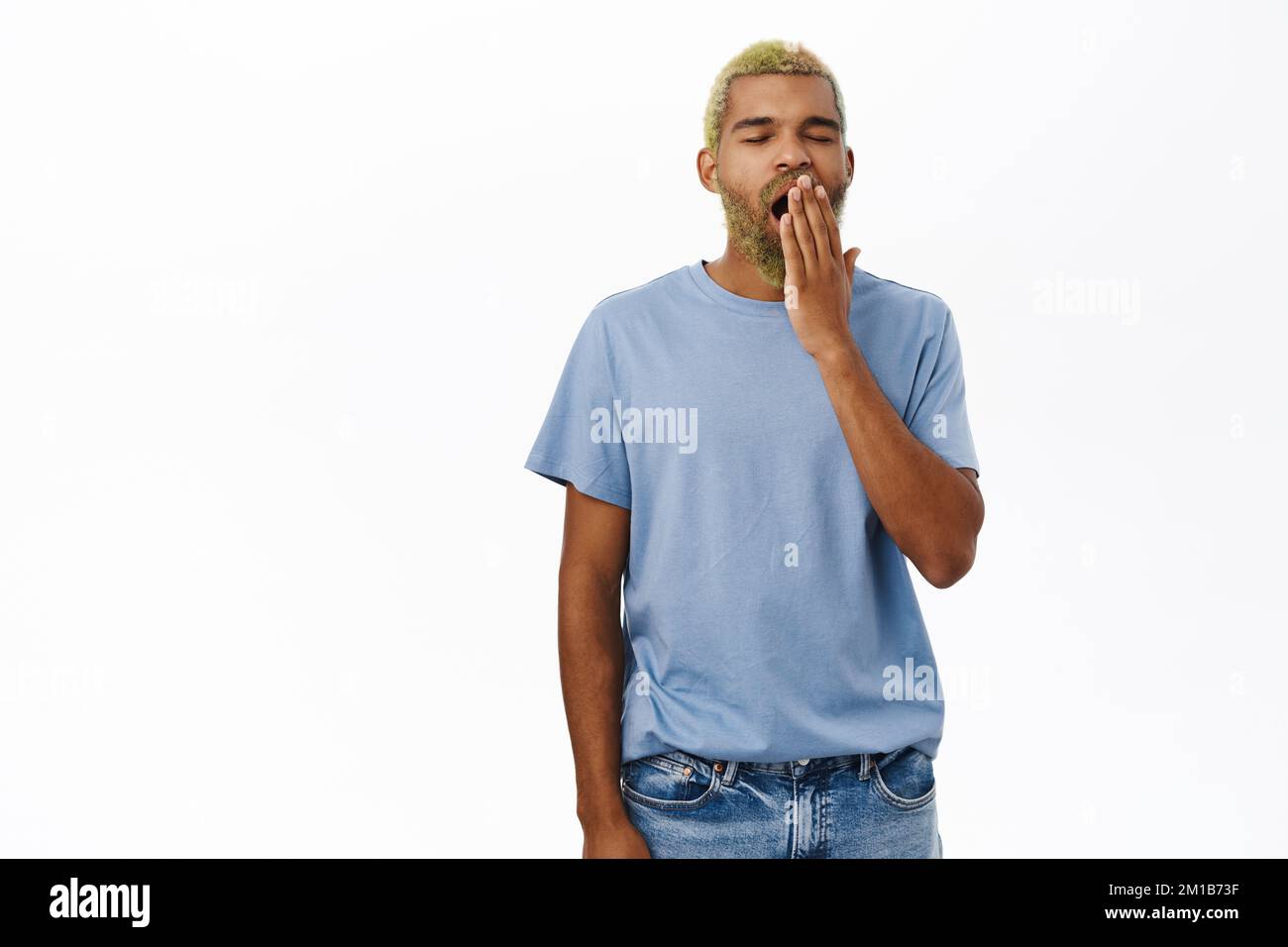 Looks sleepy hi-res stock photography and images - Alamy