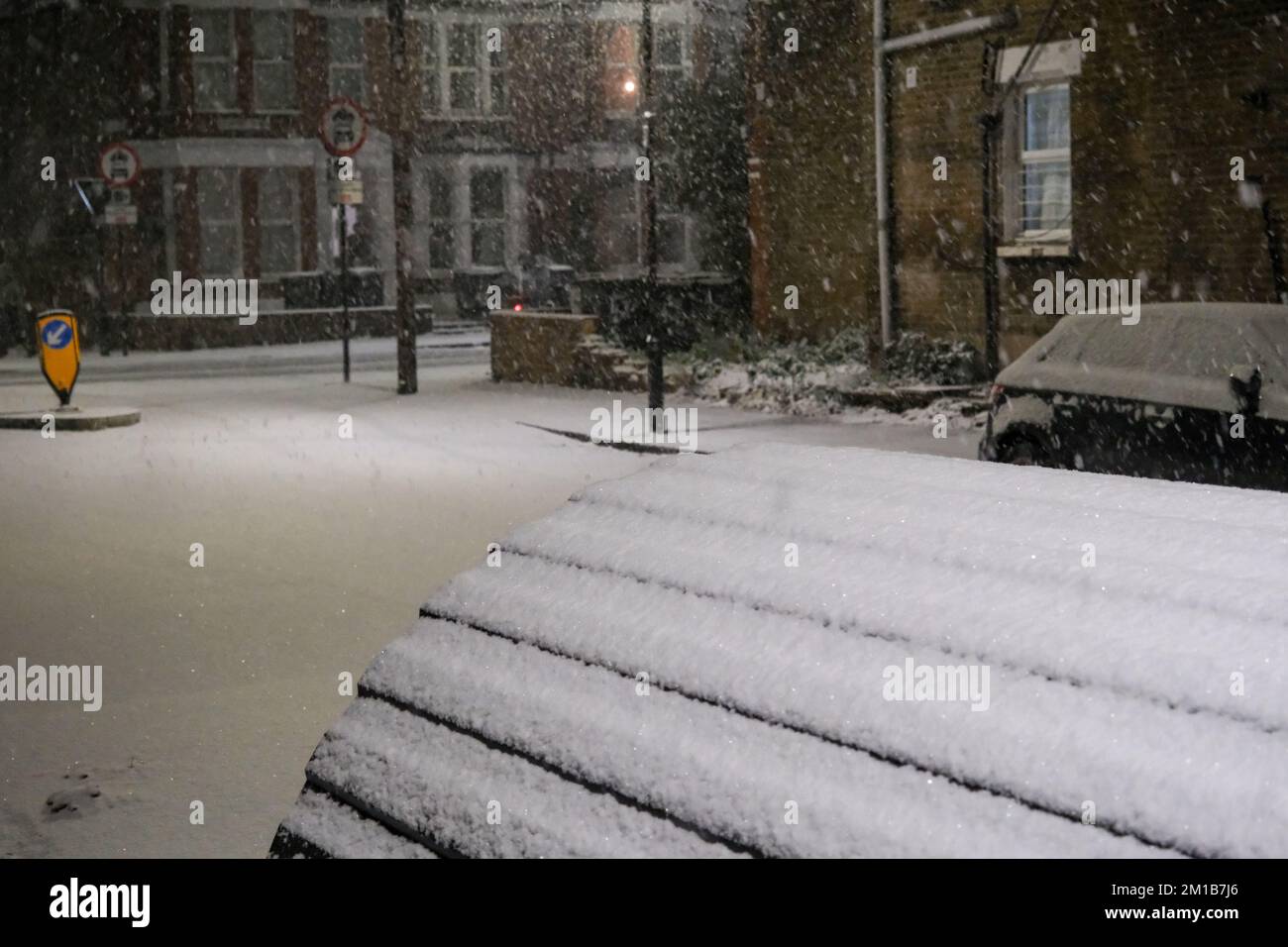 Haringey, London, UK. 11th Dec 2022. UK Weather: Snow falls in north ...