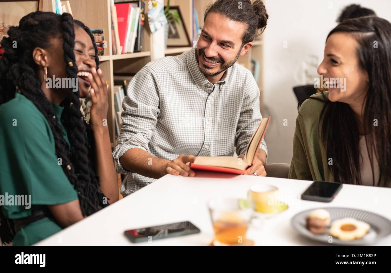 Multicultural students bar hi-res stock photography and images - Alamy