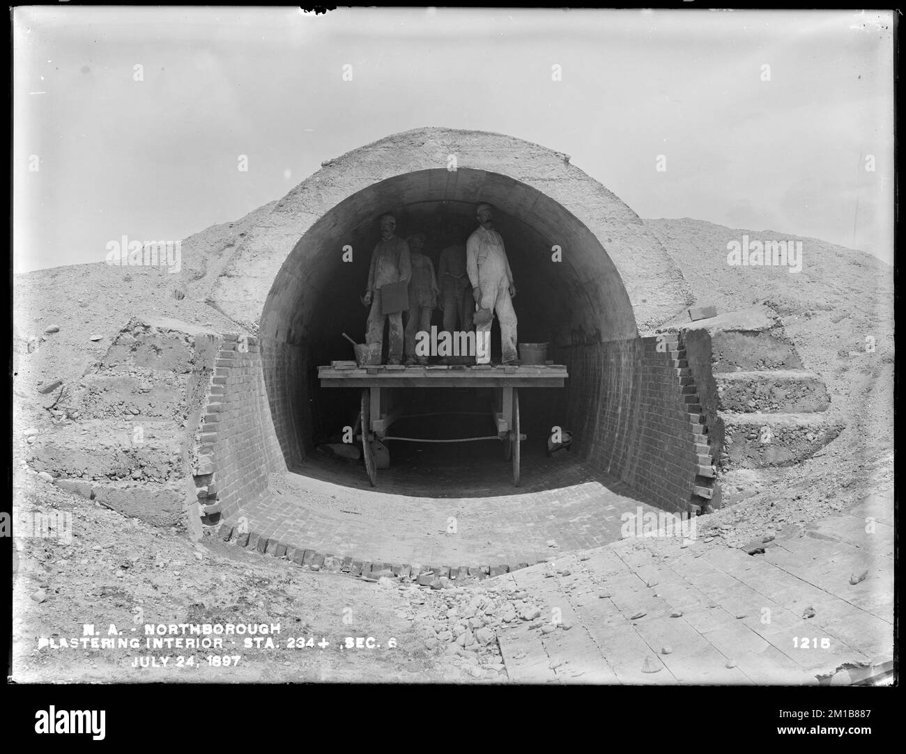 Wachusett Aqueduct, plastering interior of aqueduct, Section 6, station ...