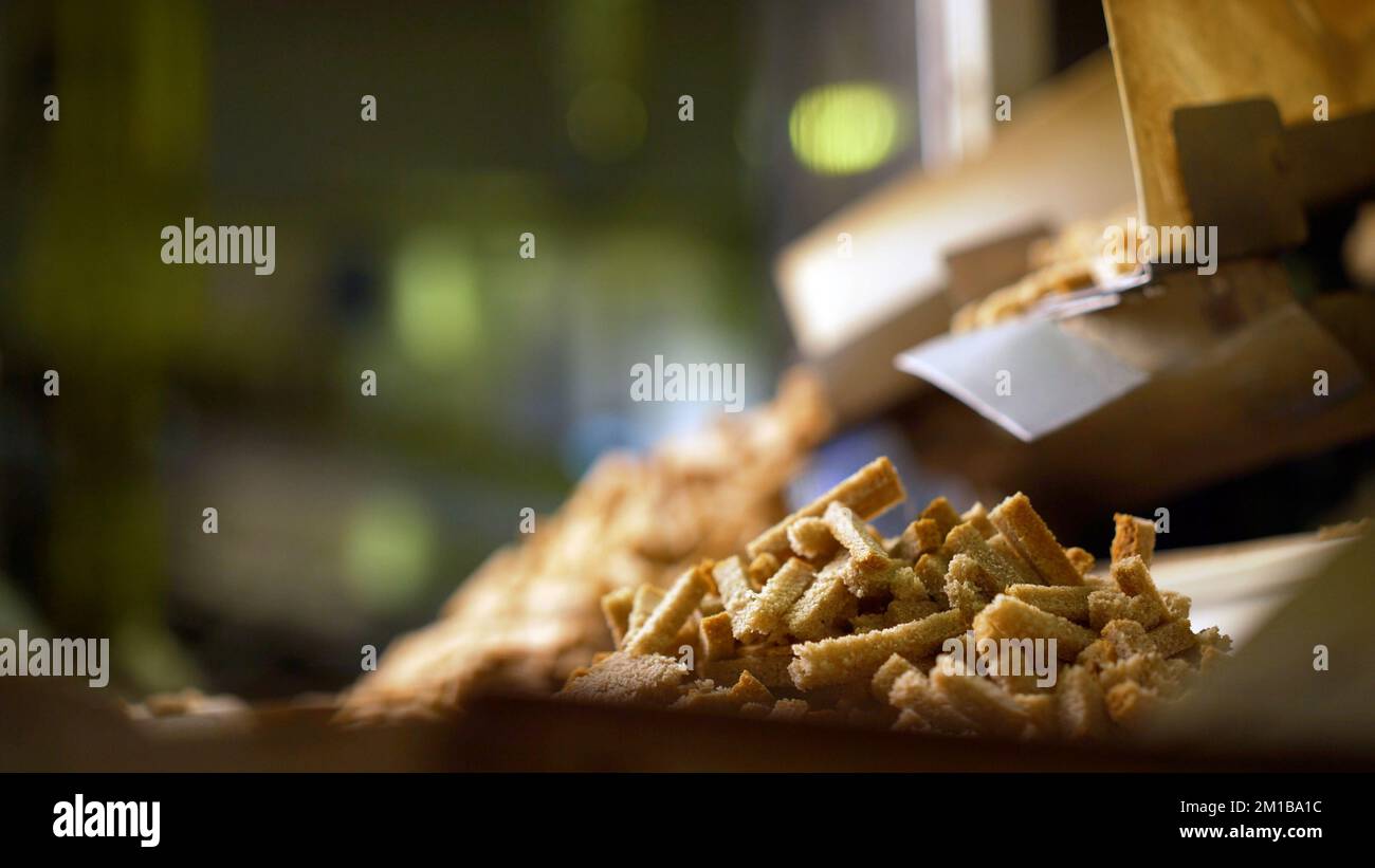 Loop production line hi-res stock photography and images - Alamy