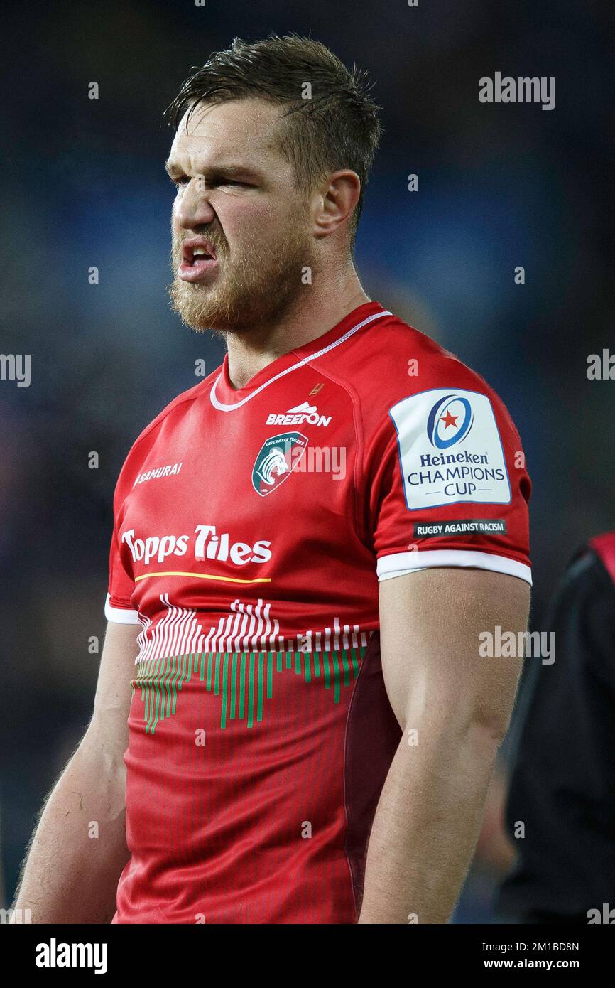 Ollie chessum leicester rugby 2022 hi-res stock photography and images ...
