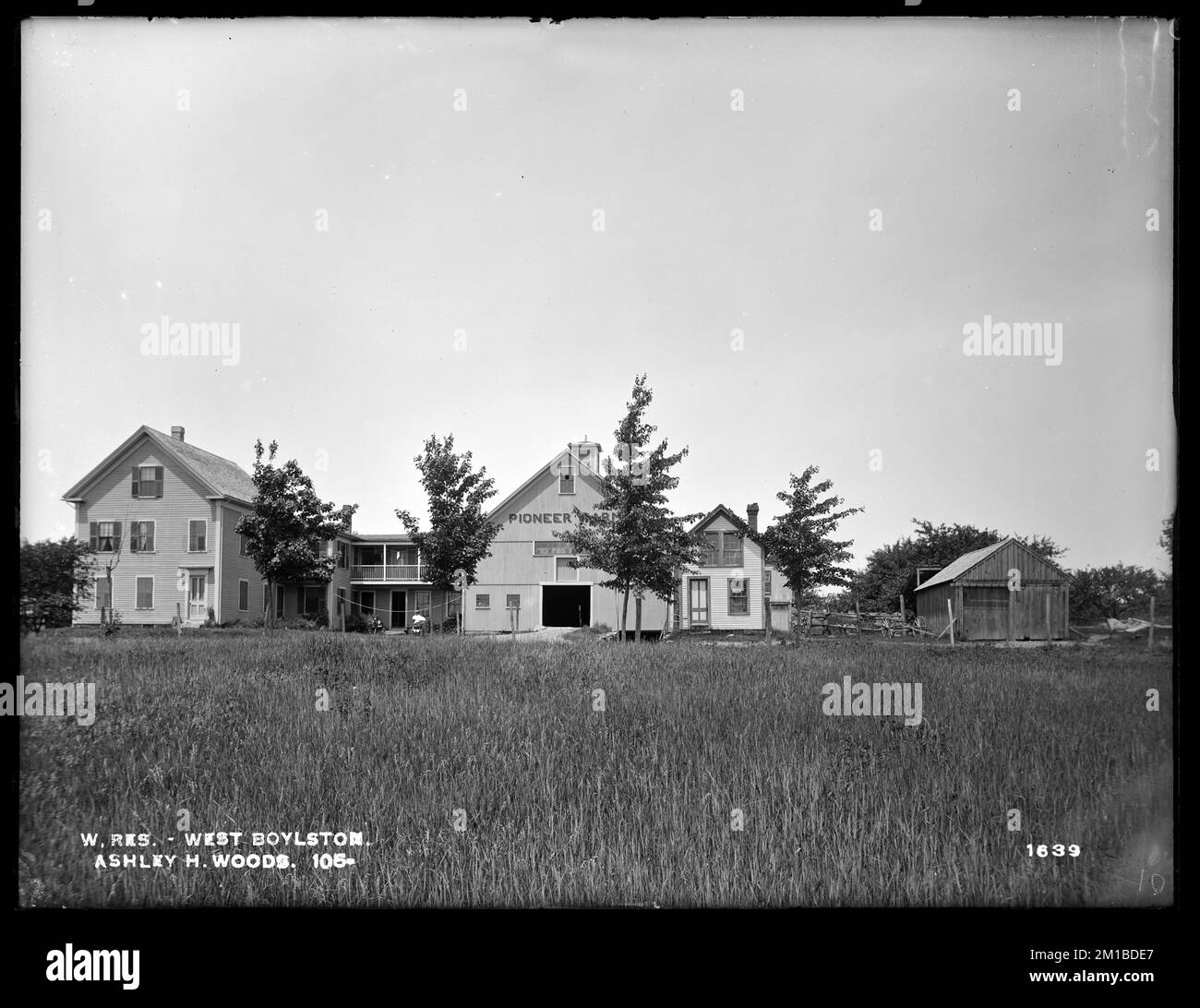 Pioneer structures Black and White Stock Photos & Images - Alamy