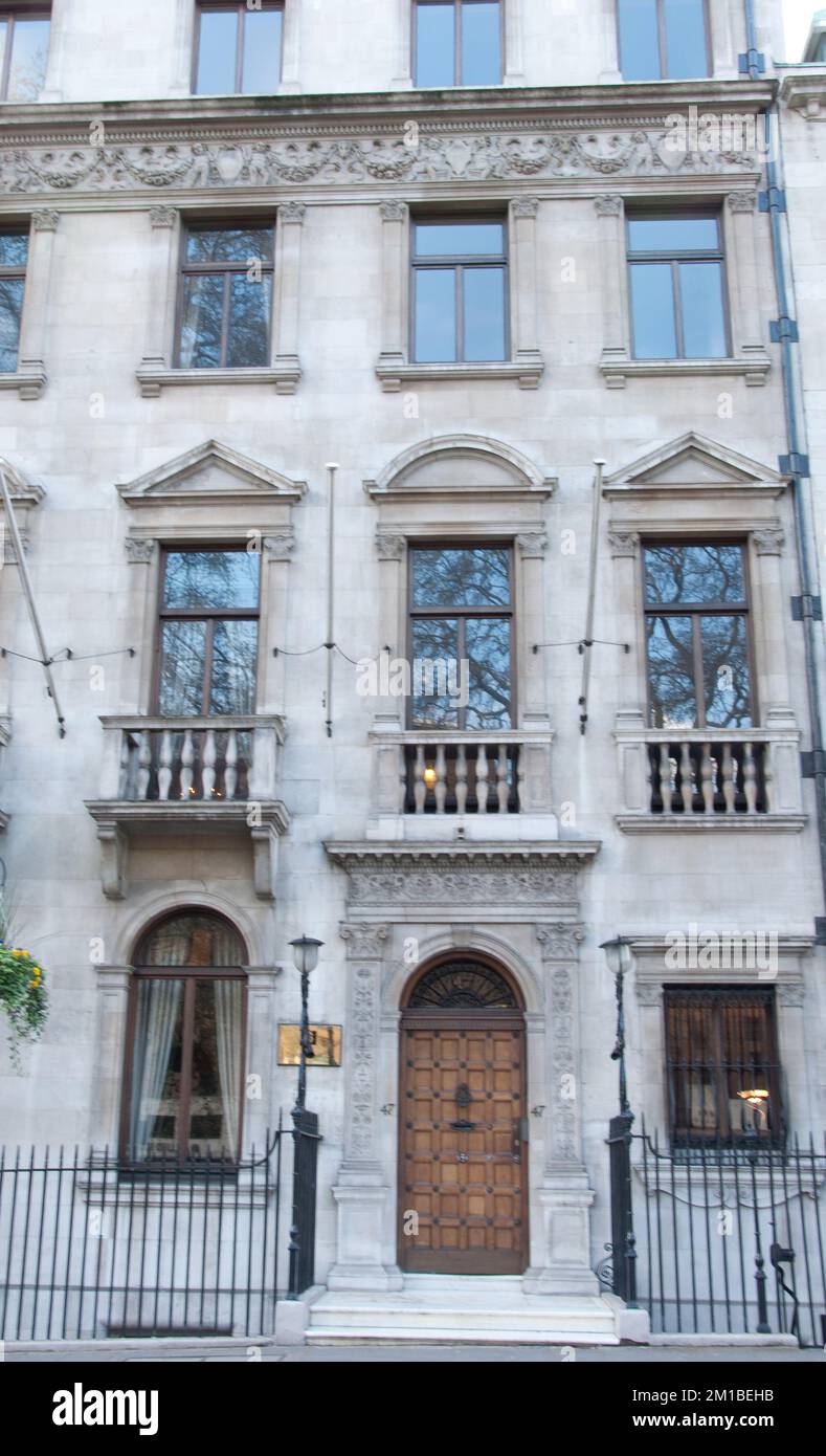 Berkeley square london architecture hi-res stock photography and images ...