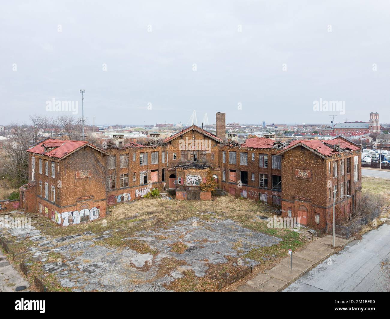 Crumbling america school hi-res stock photography and images - Alamy