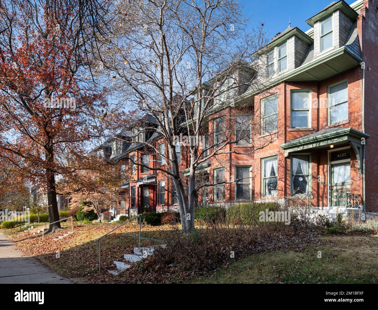 Historic rowhouses hi-res stock photography and images - Alamy