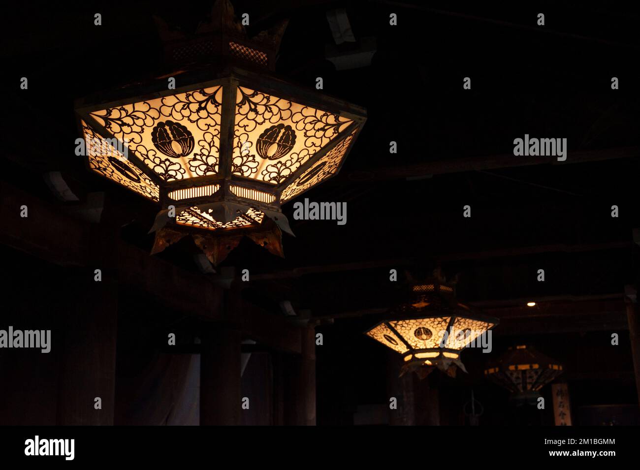 Beautifully intricate lights inside Kyoto’s Kiyomizu Temple Stock Photo ...