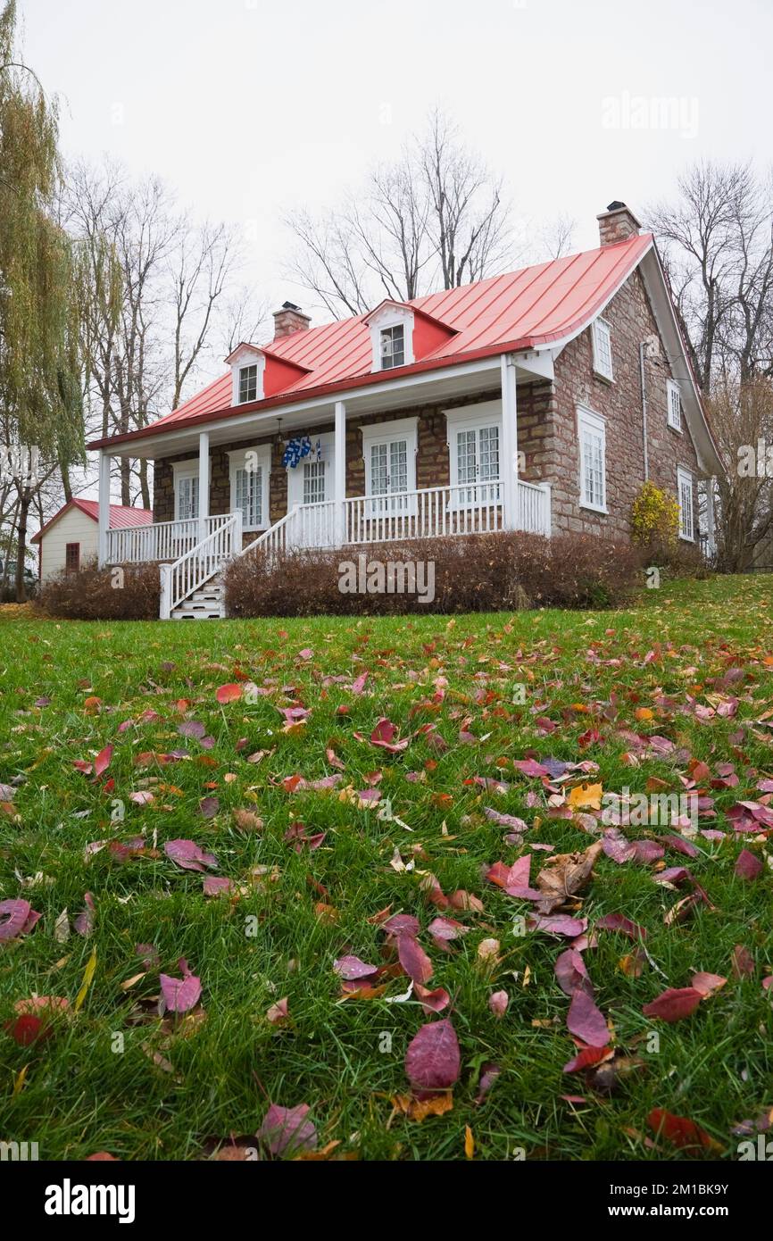Quarry stone house hi-res stock photography and images - Alamy