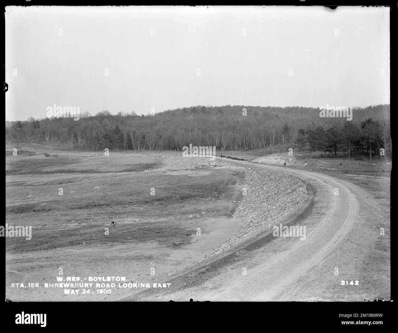 Wachusett Reservoir, Station 159, Shrewsbury Road; looking east ...