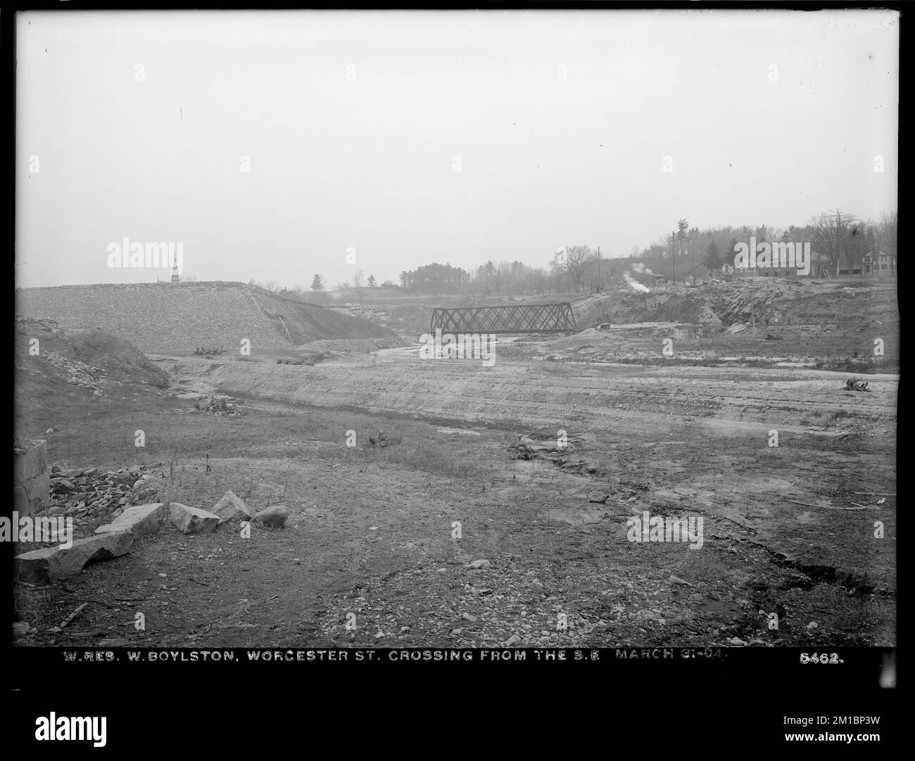 Wachusett Reservoir, Worcester Street crossing, from the southeast ...