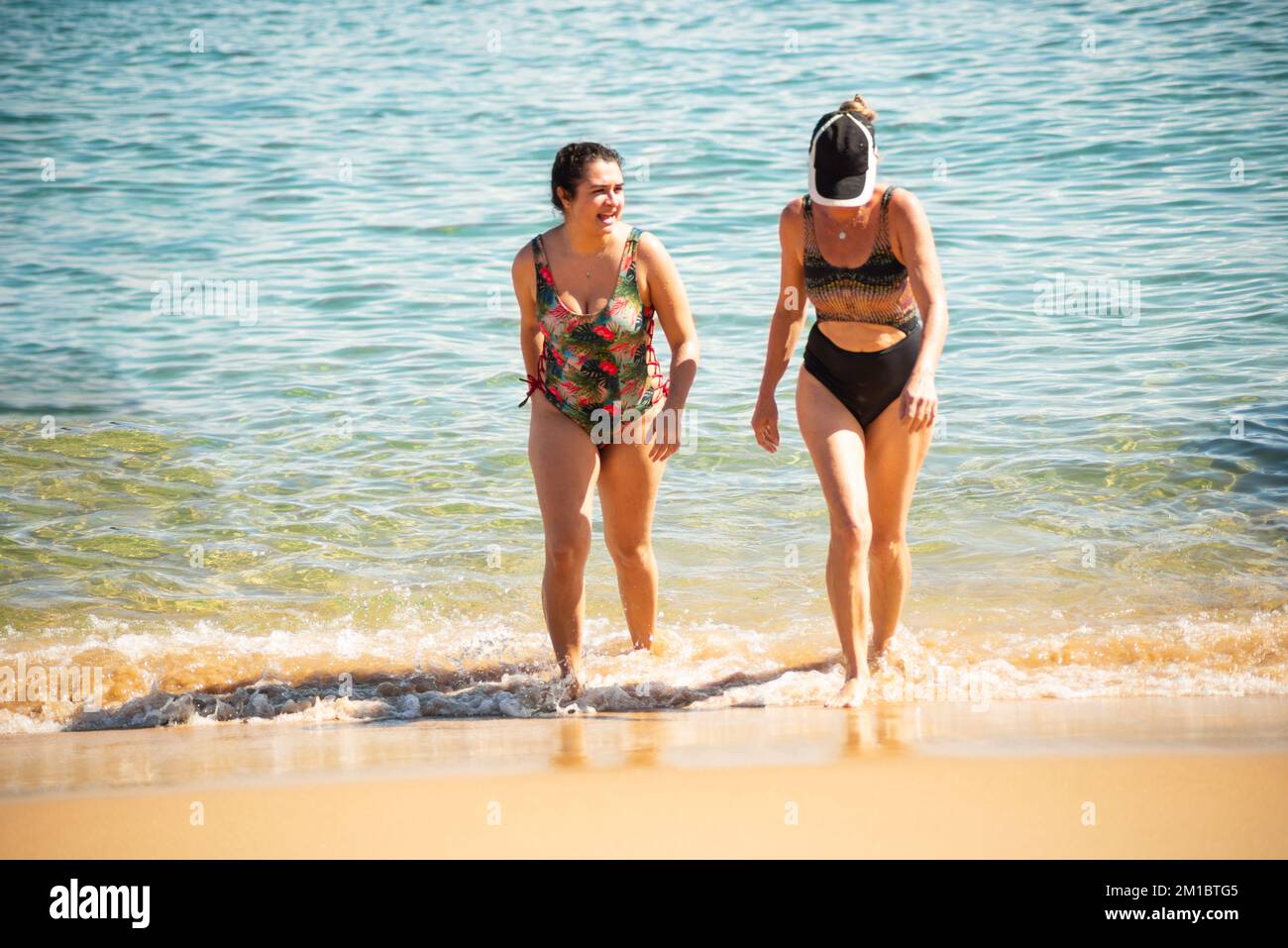 Mother and daughter bikini hi-res stock photography and images - Alamy