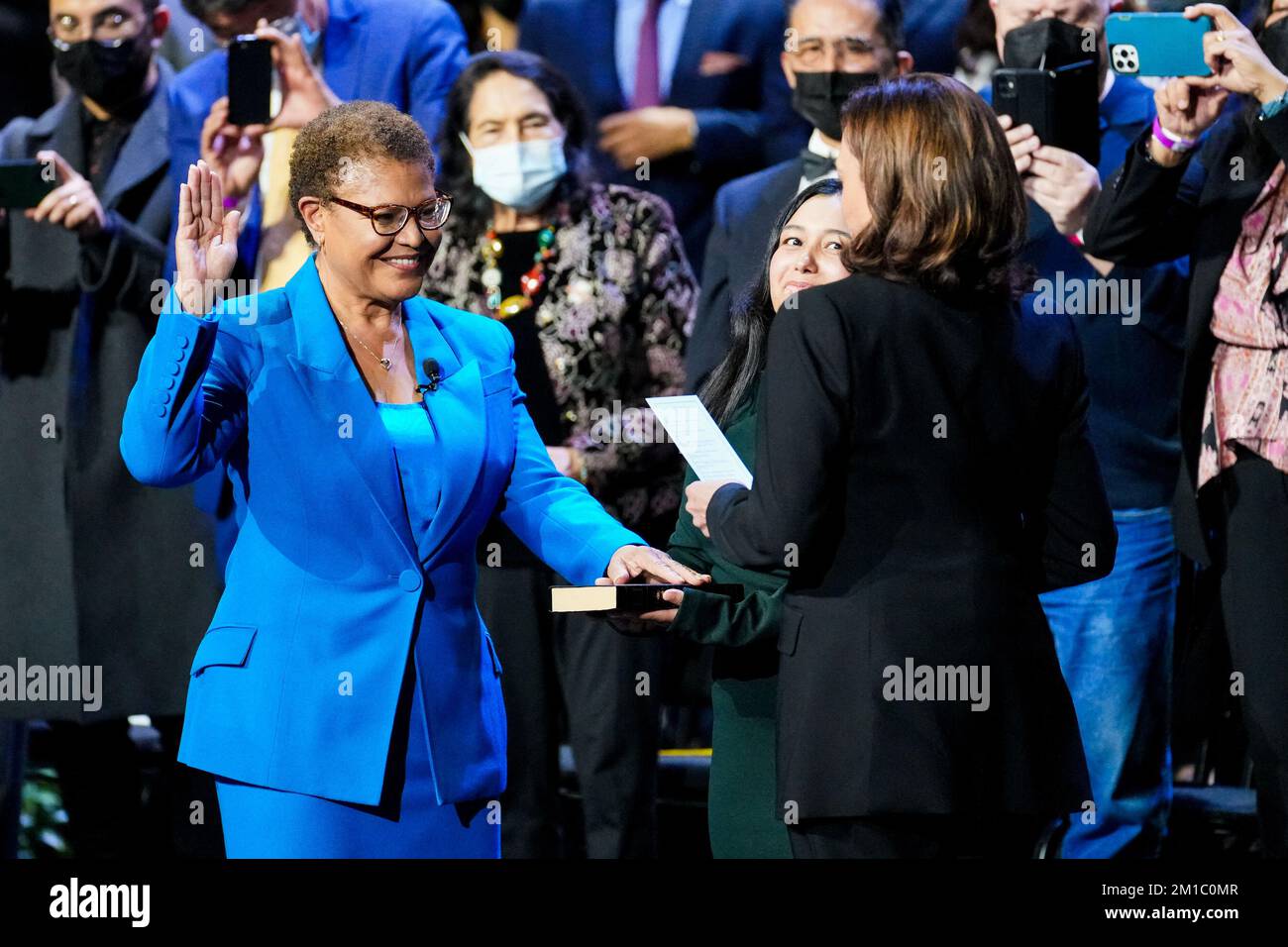 Karen Bass Mayor Of Los Angeles California Is Sworn In By Vice