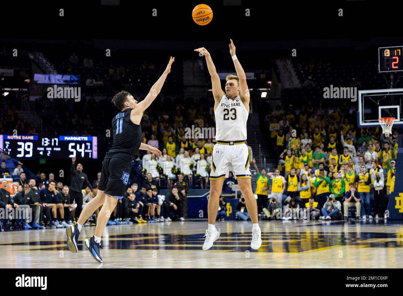 South Bend, Indiana, USA. 11th Dec, 2022. Notre Dame guard Dane Goodwin ...