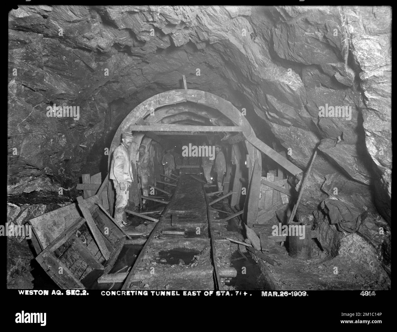 Weston Aqueduct, Section 2, concreting tunnel, east of station 71 ...