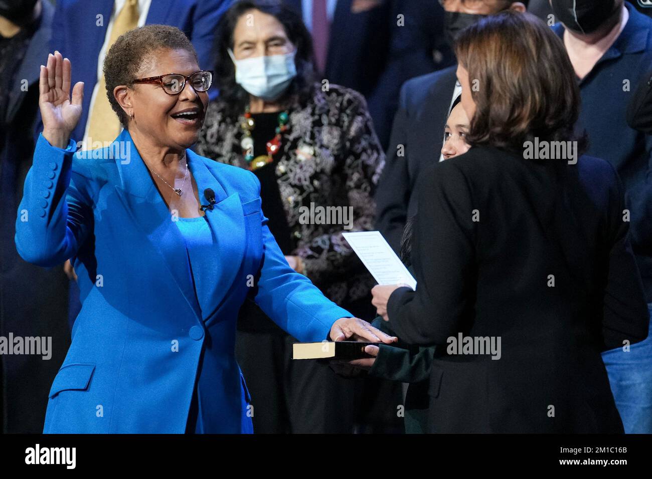 Karen Bass Mayor Of Los Angeles California Is Sworn In By Vice