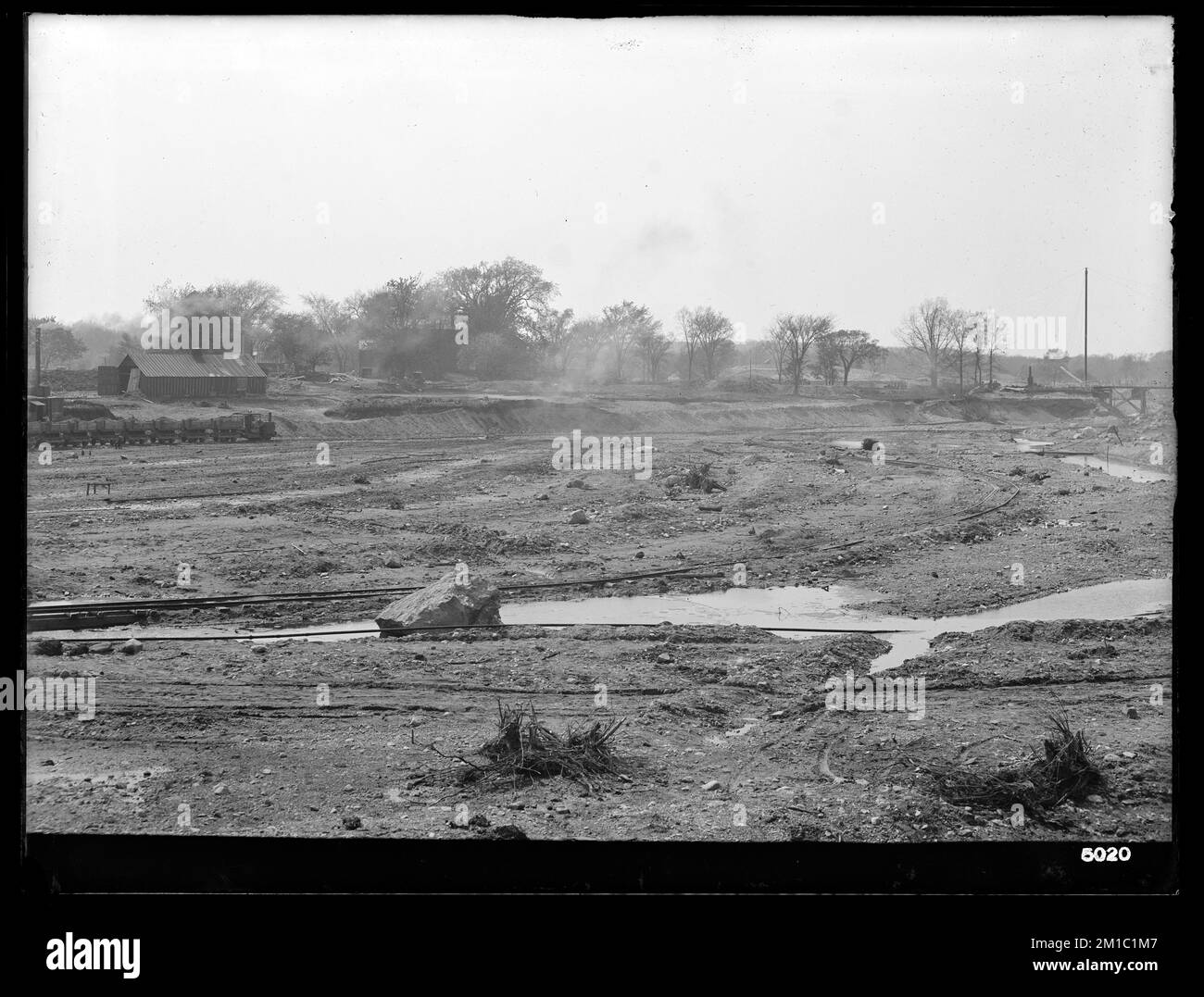 Weston Aqueduct, Weston Reservoir, Sections 1 and 14, steam shovel ...