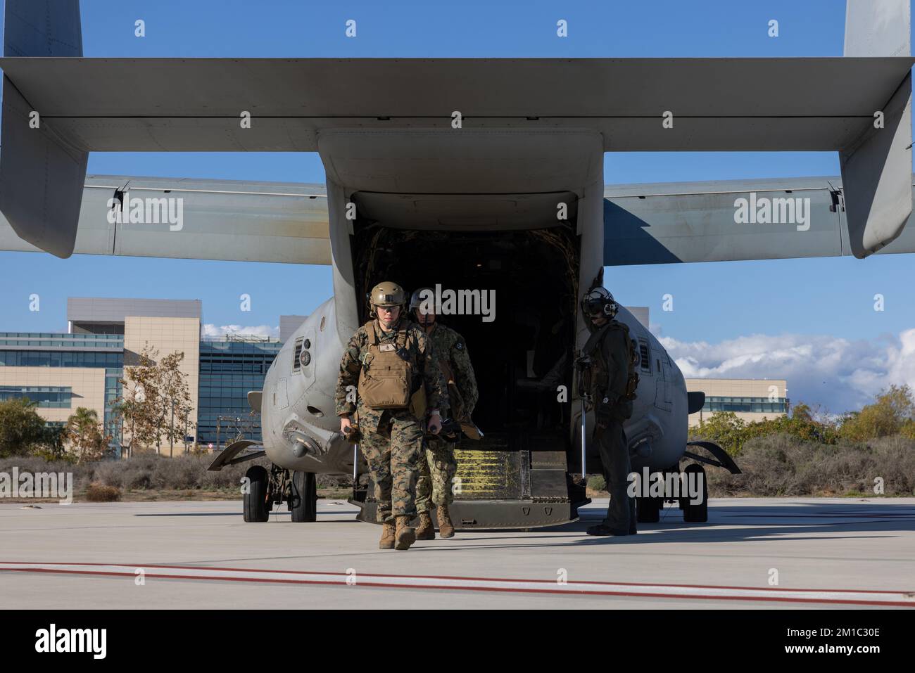 Marine corps medical personnel hi-res stock photography and images - Alamy