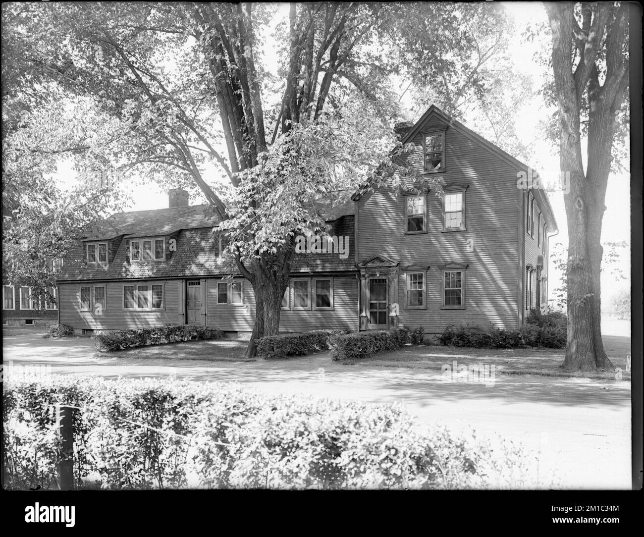 Whole side of the Reverend John Williams House, Albany Road, Old ...