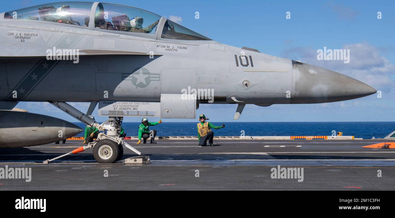 221209-N-DU622-1543 PACIFIC OCEAN (Dec. 9, 2022) An F/A-18F Super ...