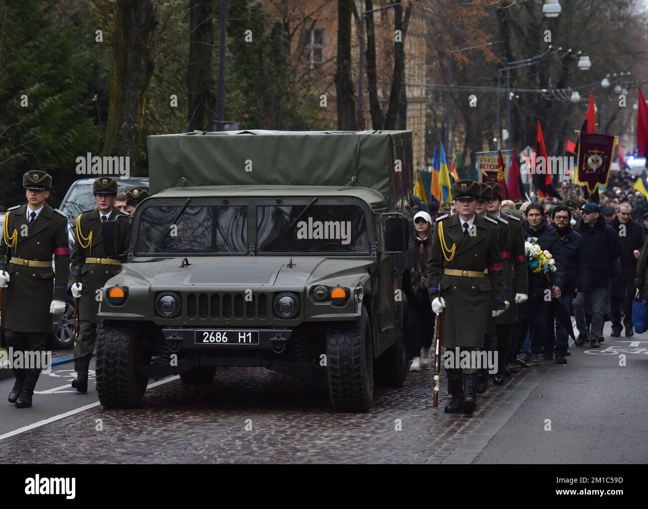 Lviv, Ukraine. 10th Dec, 2022. A funeral cortege moves through the ...