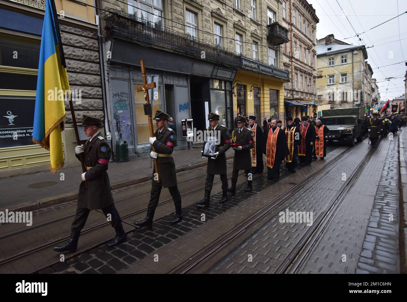 Lviv, Ukraine. 10th Dec, 2022. A funeral cortege moves through the ...