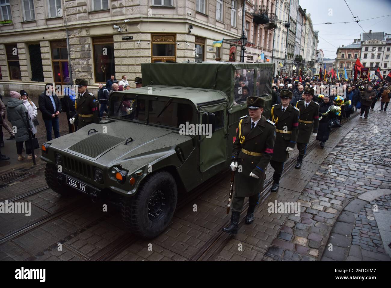 Lviv, Ukraine. 10th Dec, 2022. A funeral cortege moves through the ...
