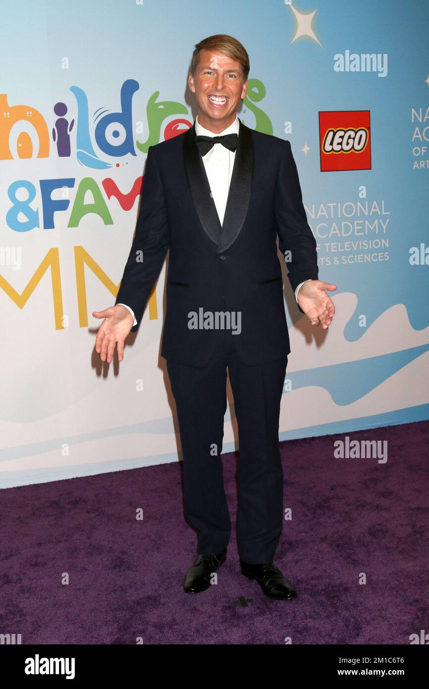 LOS ANGELES - DEC 11: Jack McBrayer at the 2022 Childrens and Family ...