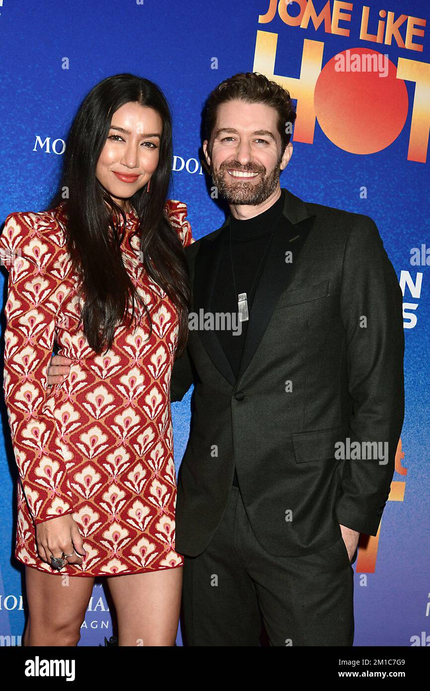 Matthew Morrison and wife Renee Puente attend the "Some Like it Hot ...