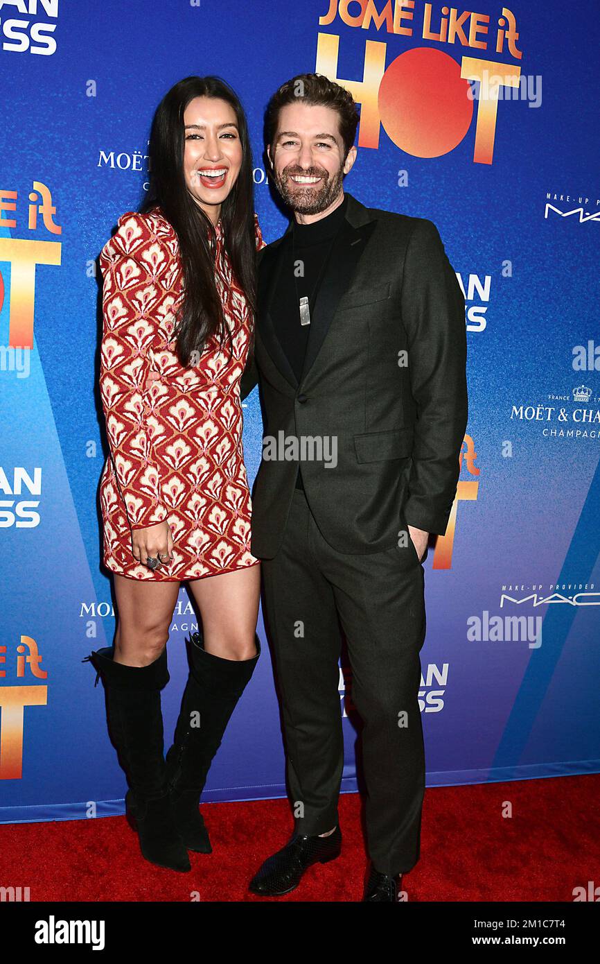 Matthew Morrison and wife Renee Puente attend the "Some Like it Hot ...