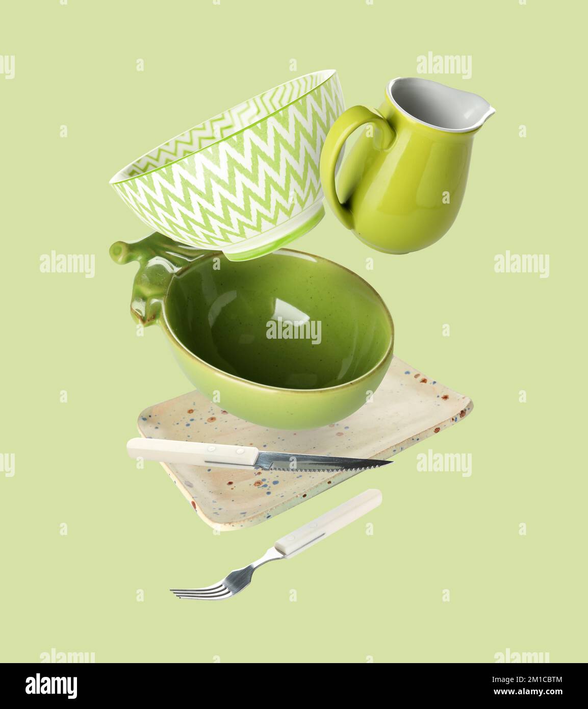 Flying dishes hi-res stock photography and images - Alamy