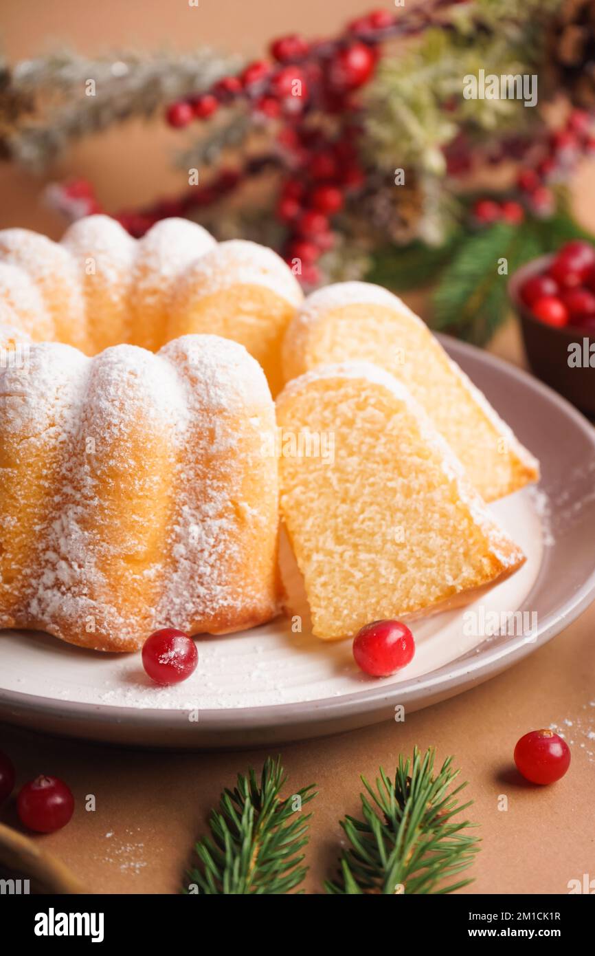 Plate with sweet Christmas cake on color background, closeup Stock ...