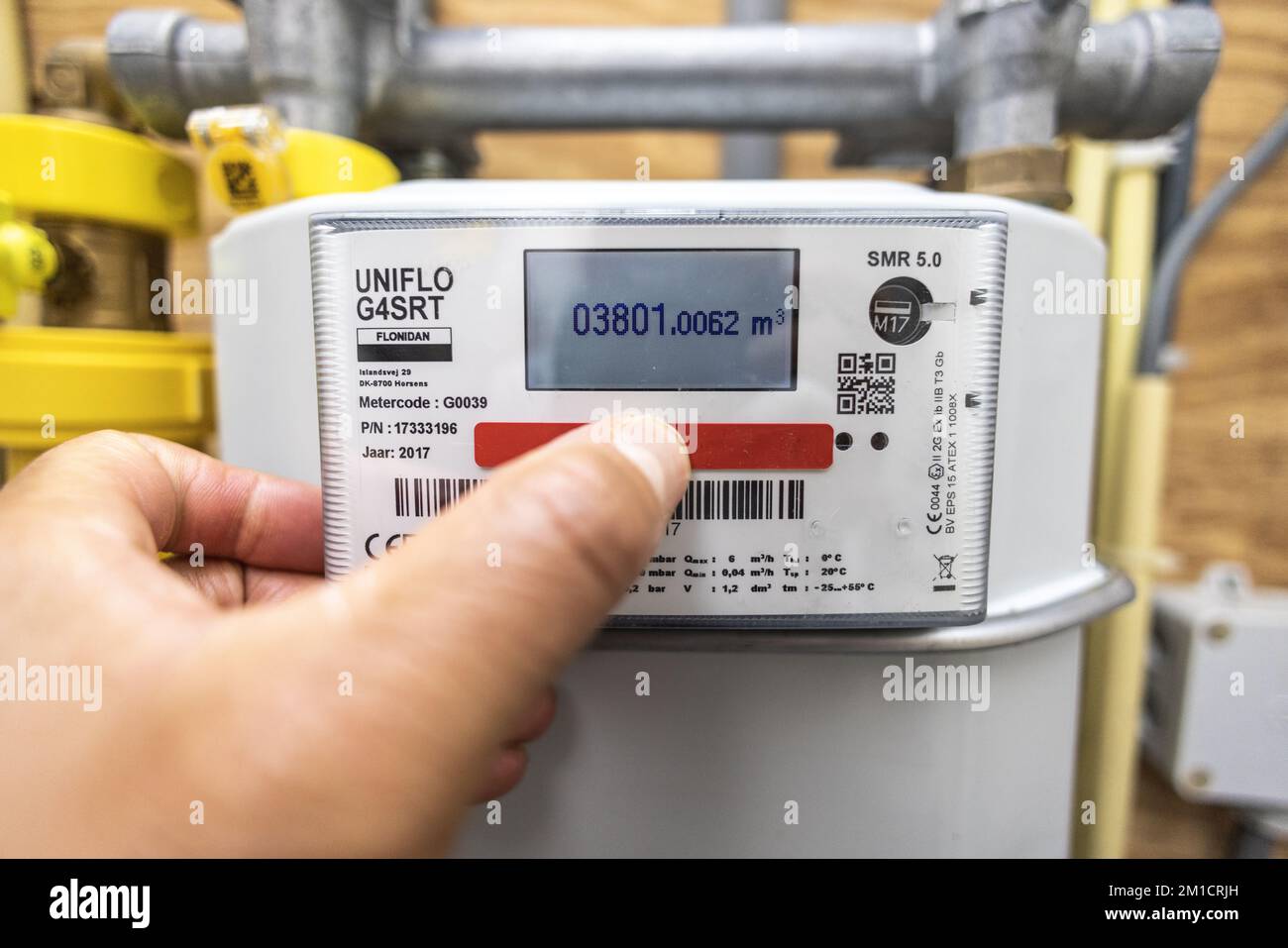 ILLUSTRATIVE - Every household receives a 190 euro discount on energy ...