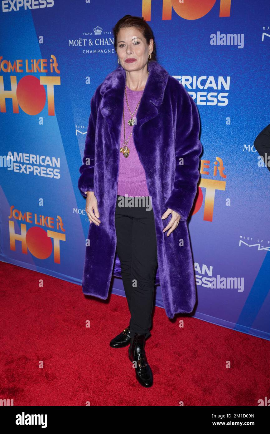 New York City, United States. 11th Dec, 2022. Debra Messing at the ...