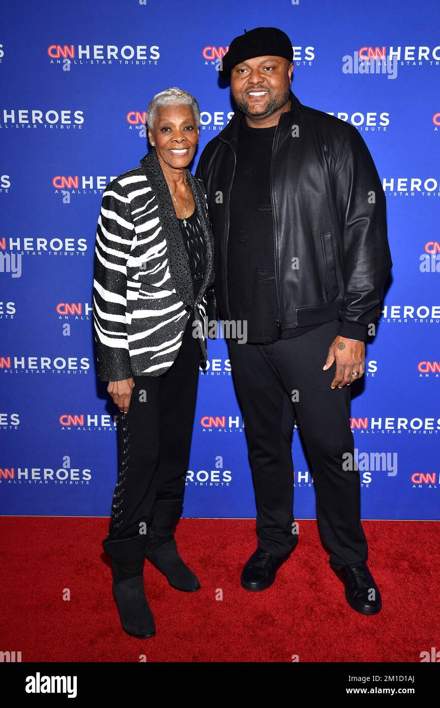 New York, USA. 11th Dec, 2022. (L-R) Singer Dionne Warwick and Damon ...