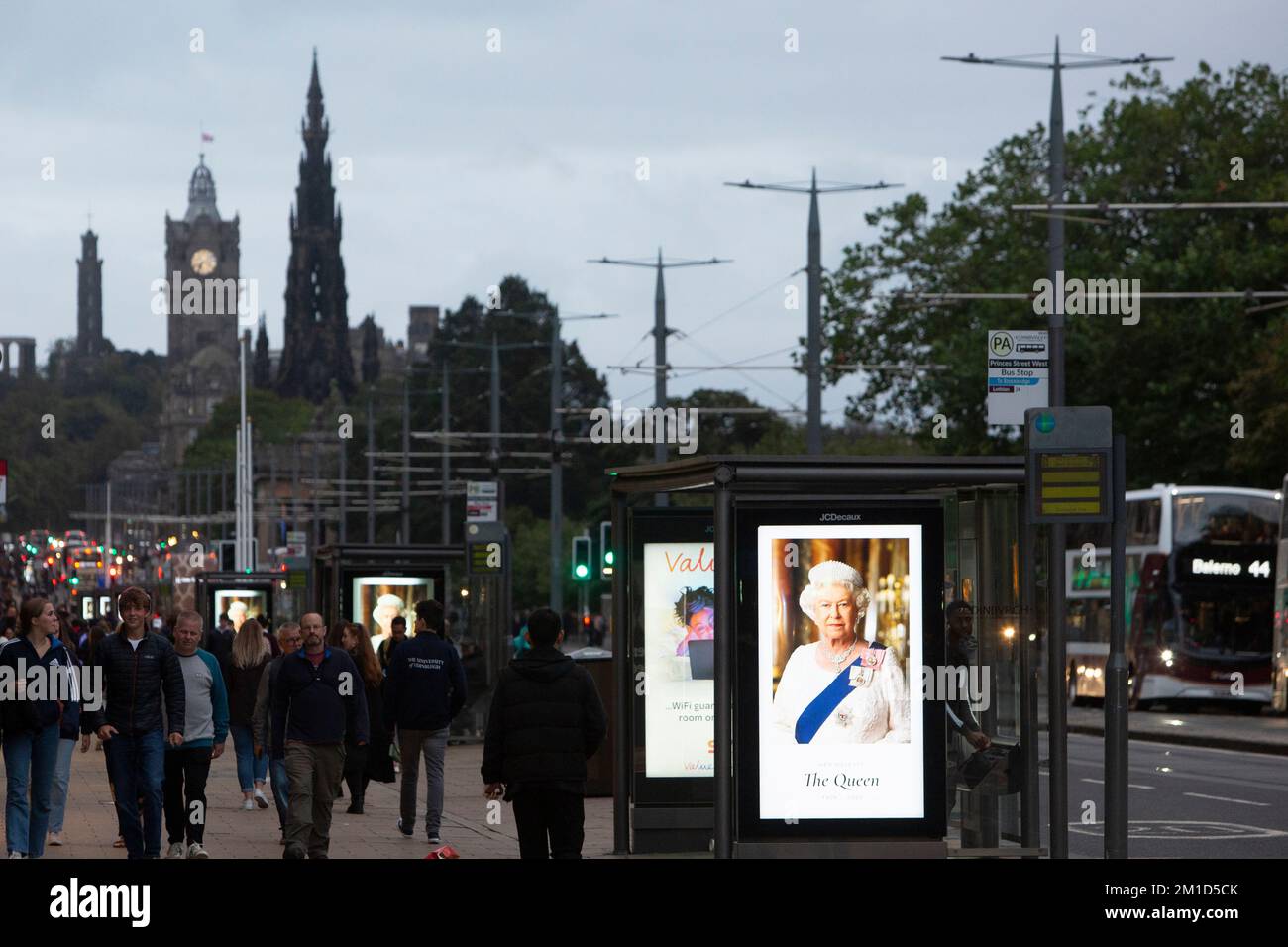 Queen elizabeth ii display in princes street hi-res stock photography ...