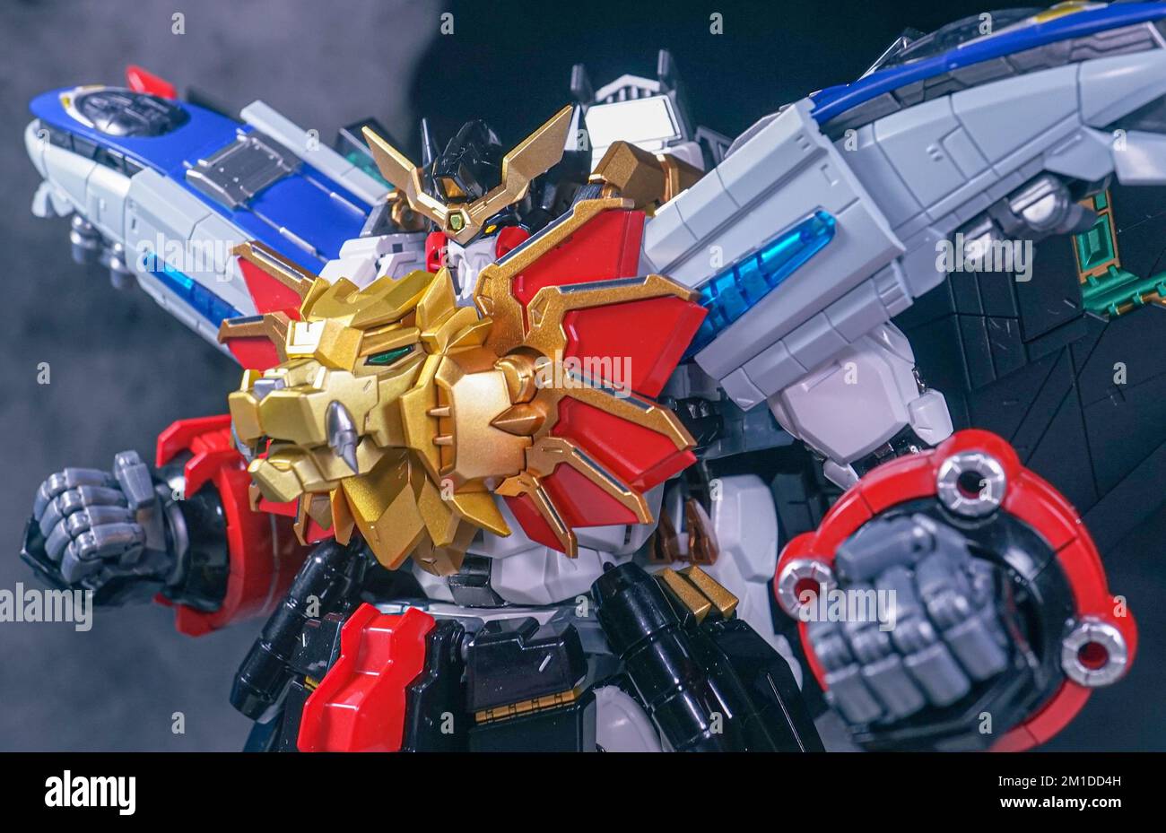 A closeup shot of Pose Plus Metal Gaogaigar Final Fusion figure on dark ...