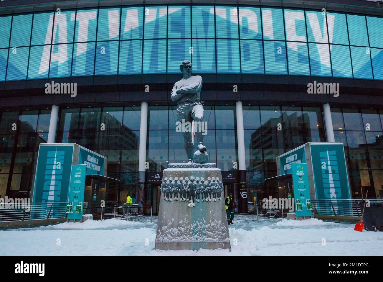 Wembley stadium covered in snow hi-res stock photography and images - Alamy