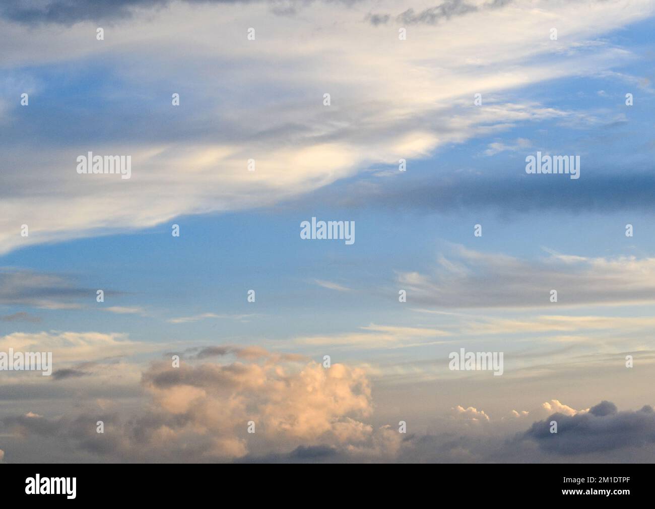 Colorful sky sunset sun setting hi-res stock photography and images - Alamy