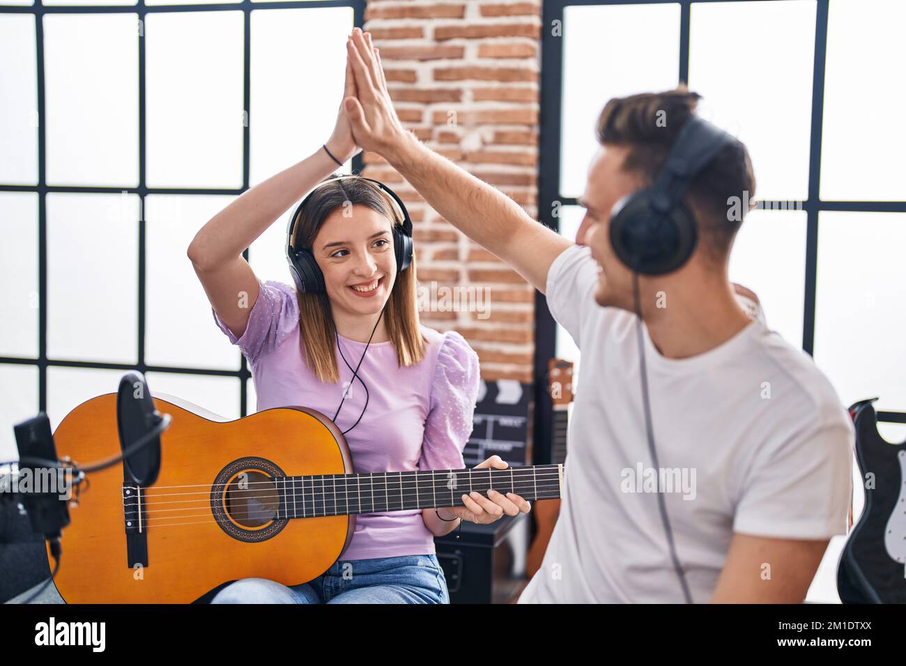 Five singers hi-res stock photography and images - Alamy